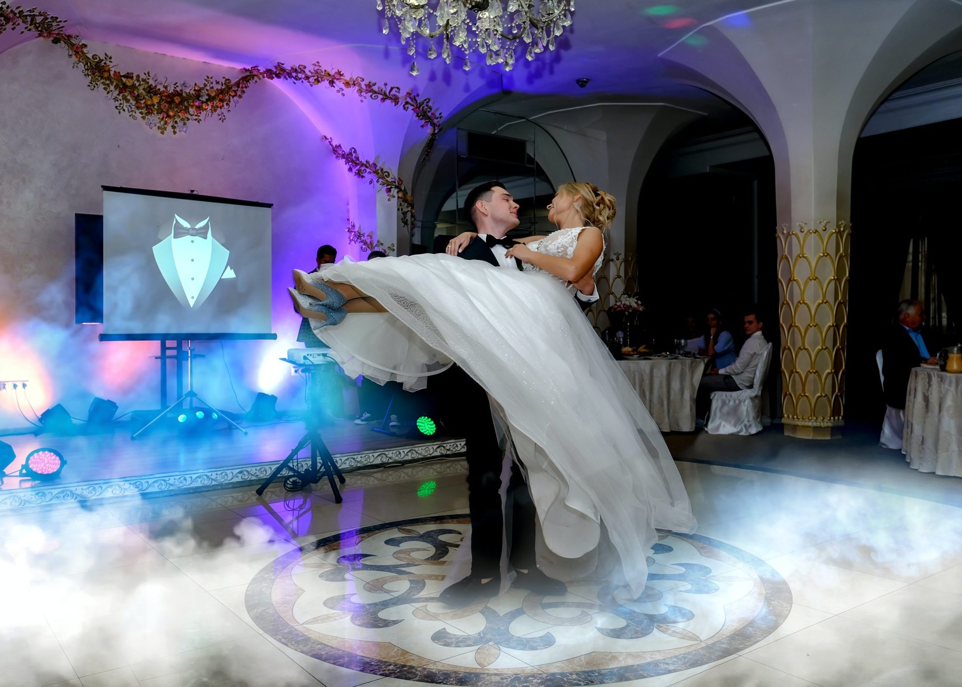 Fog Machines for a Dramatic Wedding Entrance! - Eventlightingrental