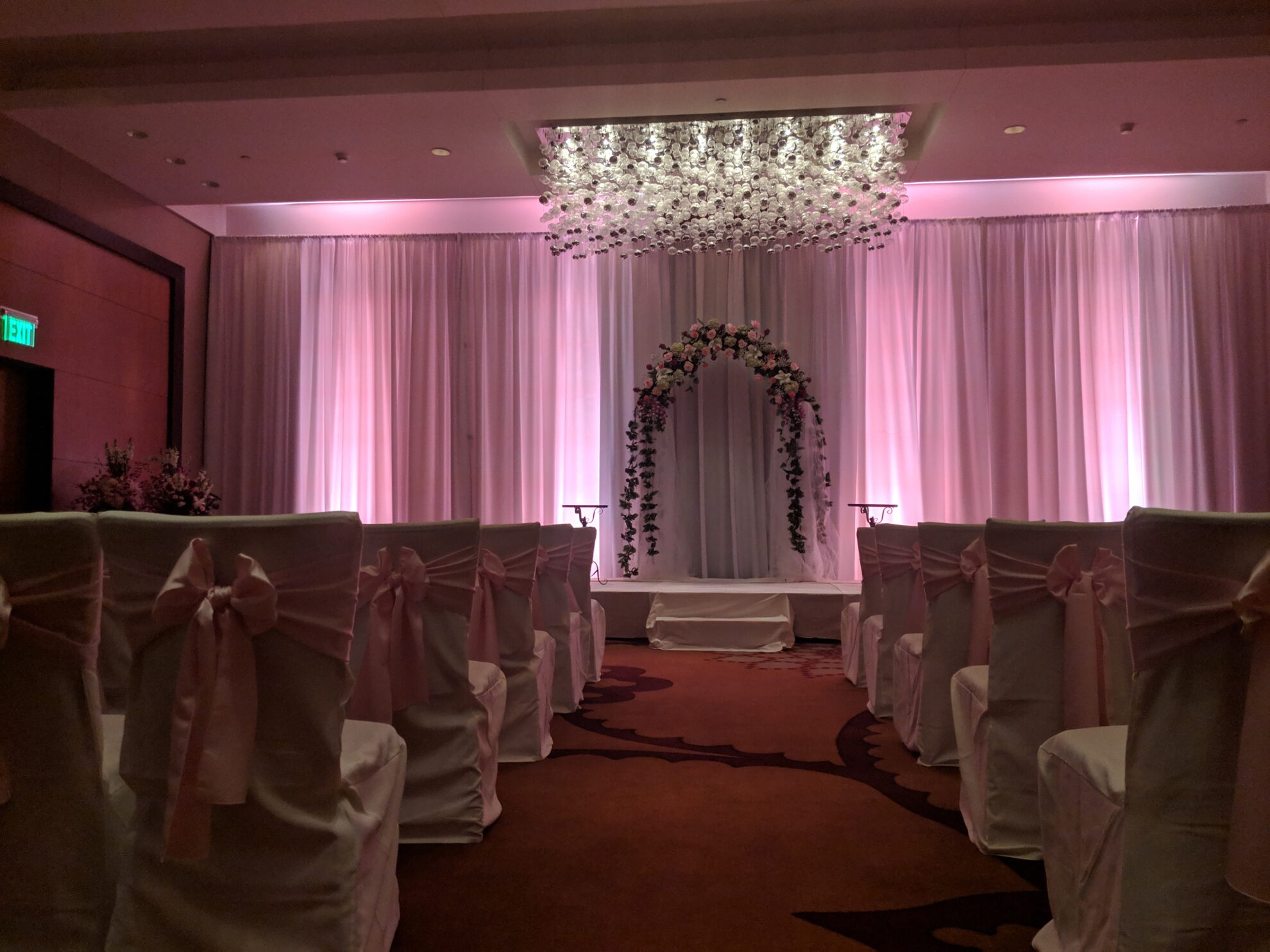 Highlight Objects and Features at A Wedding with These Amazing Accent ...